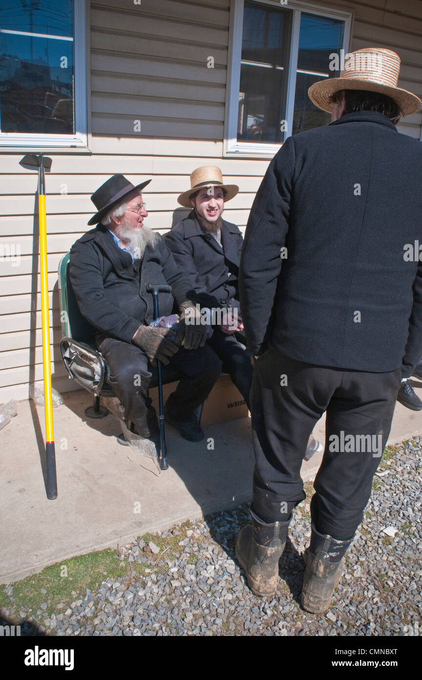Lancaster county pennsylvania usa amish farmer spring mud sale auction ...