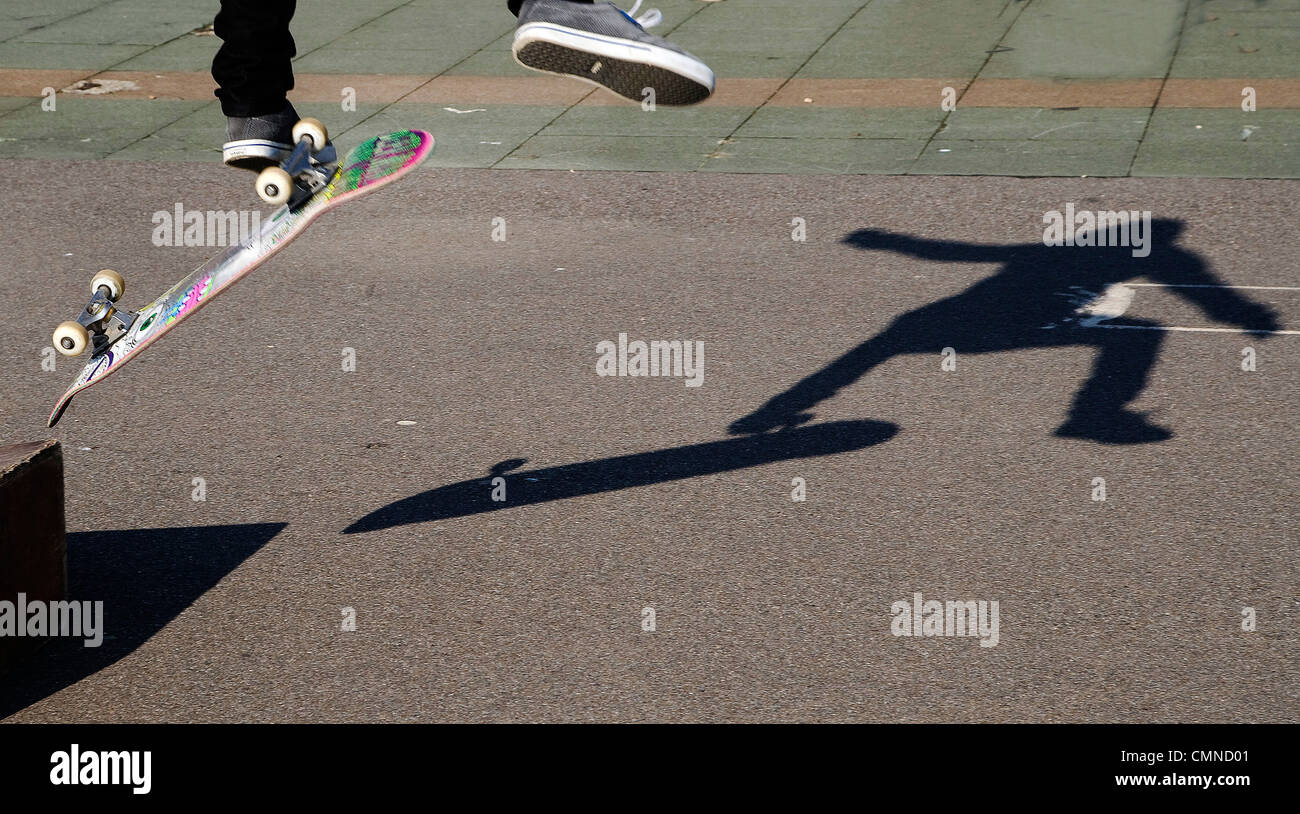 Board shadow hi-res stock photography and images - Alamy