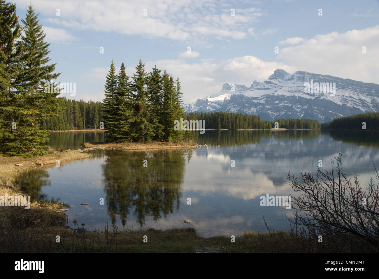 Two Jack Lake, Banff, Alberta, Canada Stock Photo - Alamy