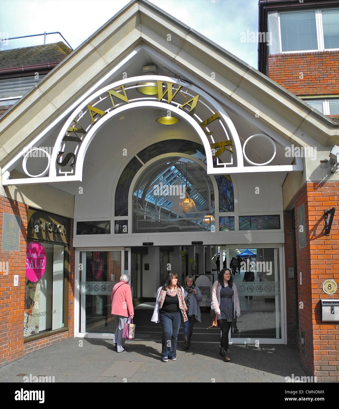 Horsham in West Sussex, the entrance to Swan Walk from West Street ...