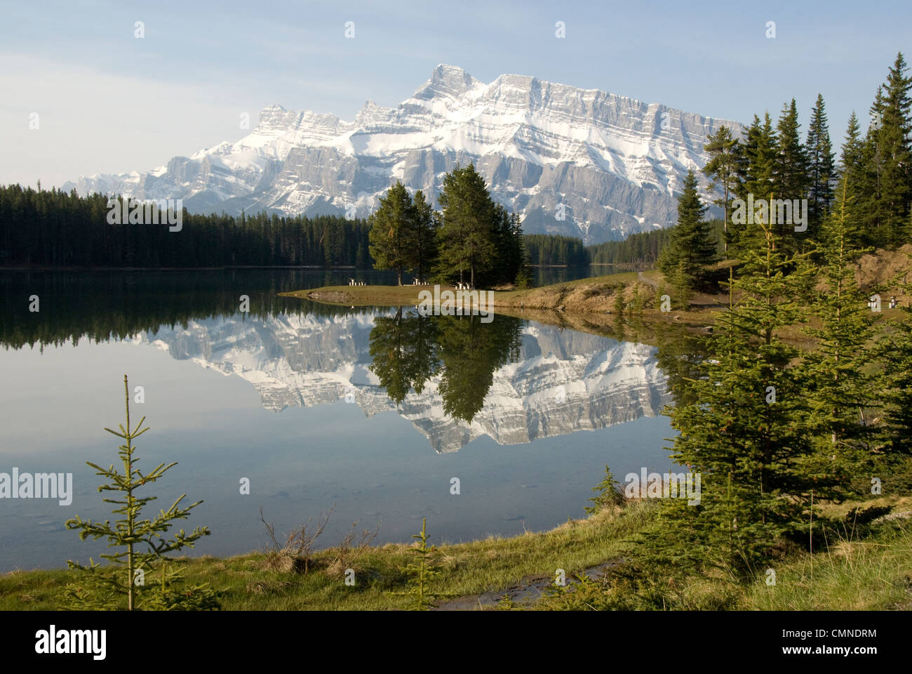 Two Jack Lake, Banff, Alberta, Canada Stock Photo - Alamy