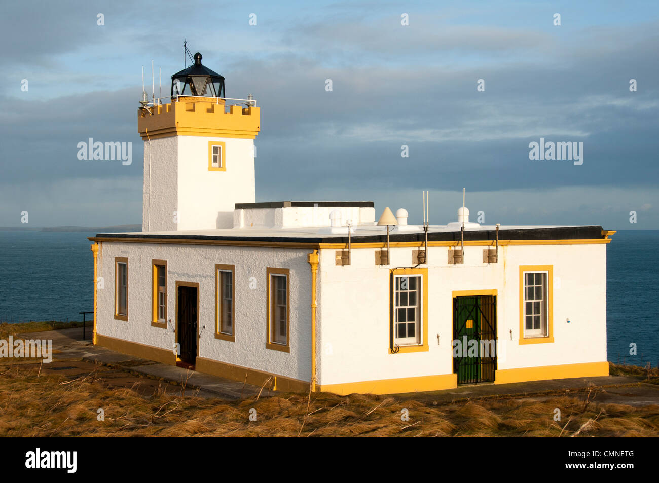 The lighthouse on Duncansby Head. Caithness, Scotland, UK Stock Photo ...