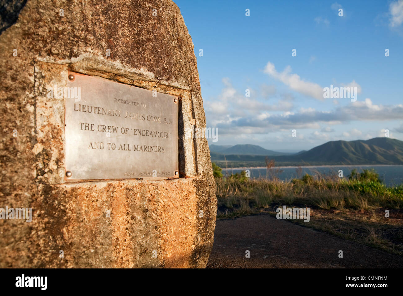 Memorial to Lieutenant James Cook and crew of Endeavour at Grassy Hill ...