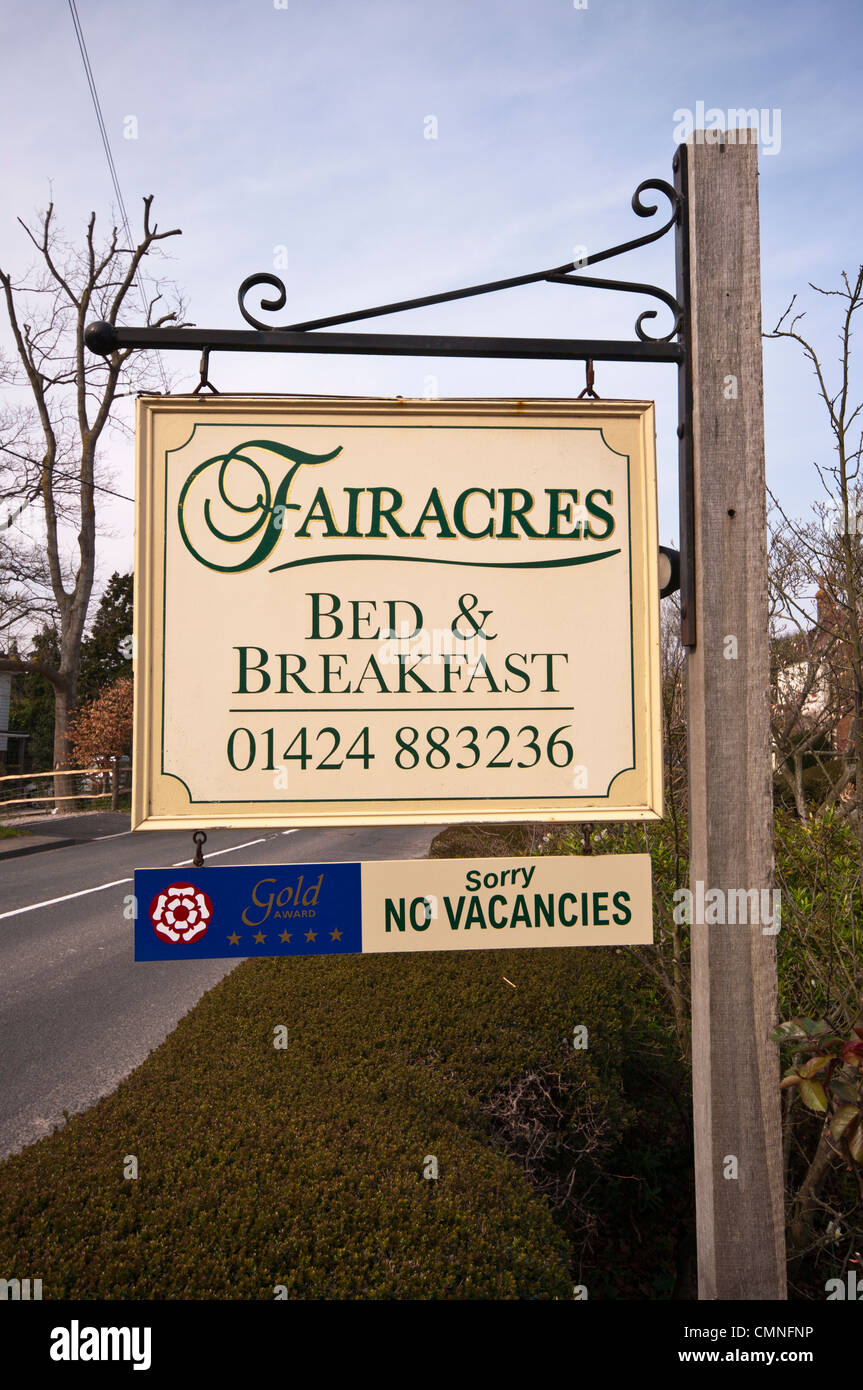 Bed and breakfast signs hi-res stock photography and images - Alamy