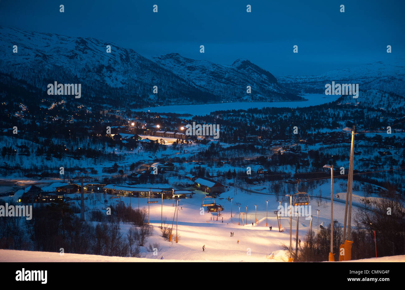 Floodlight skiing on the slopes of the Hovden skisenter in Setesdal ...