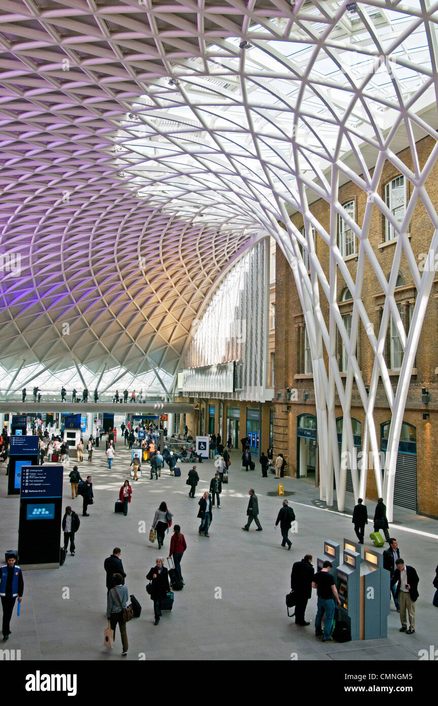 Kings Cross Station, the new concourse. Part of the redevelopment and ...
