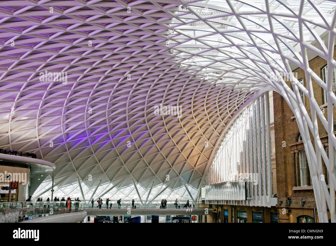 Kings Cross Station, the new concourse. Part of the redevelopment and ...
