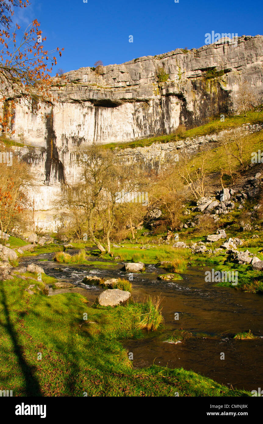 Yorkshire malham cove hi-res stock photography and images - Alamy