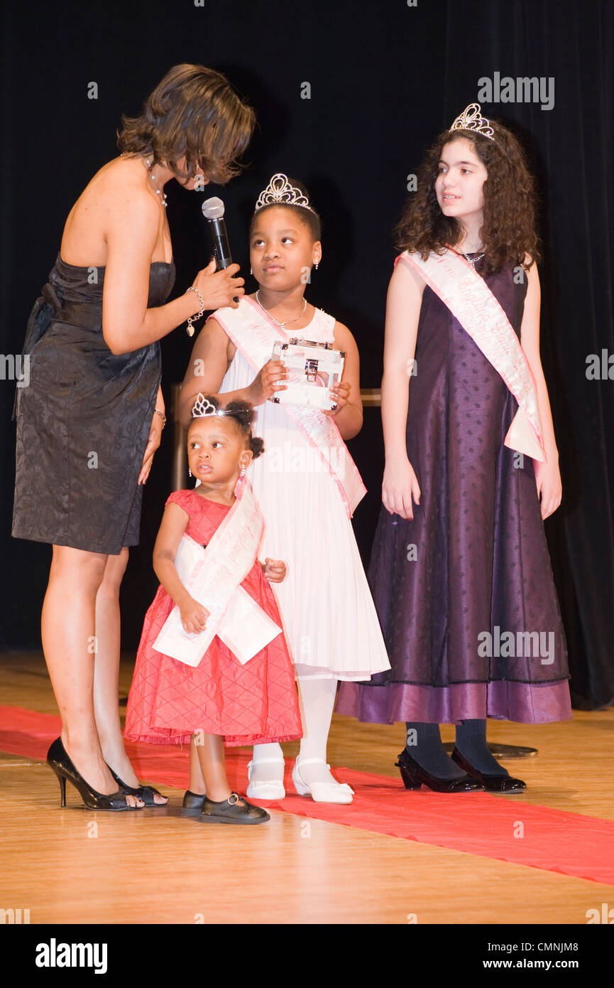 Beauty pageant children hi-res stock photography and images - Alamy