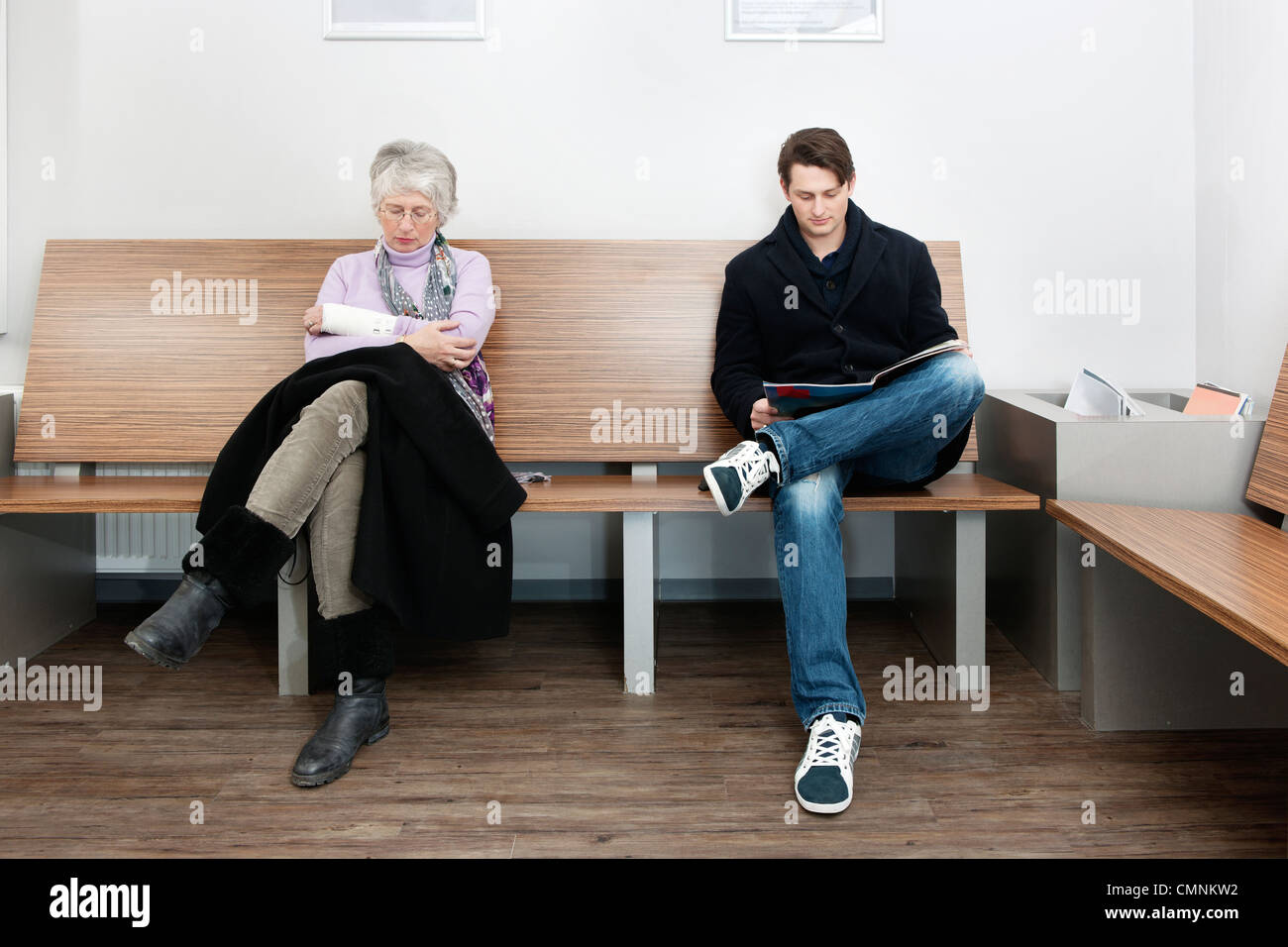 Old magazines waiting room hi-res stock photography and images - Alamy