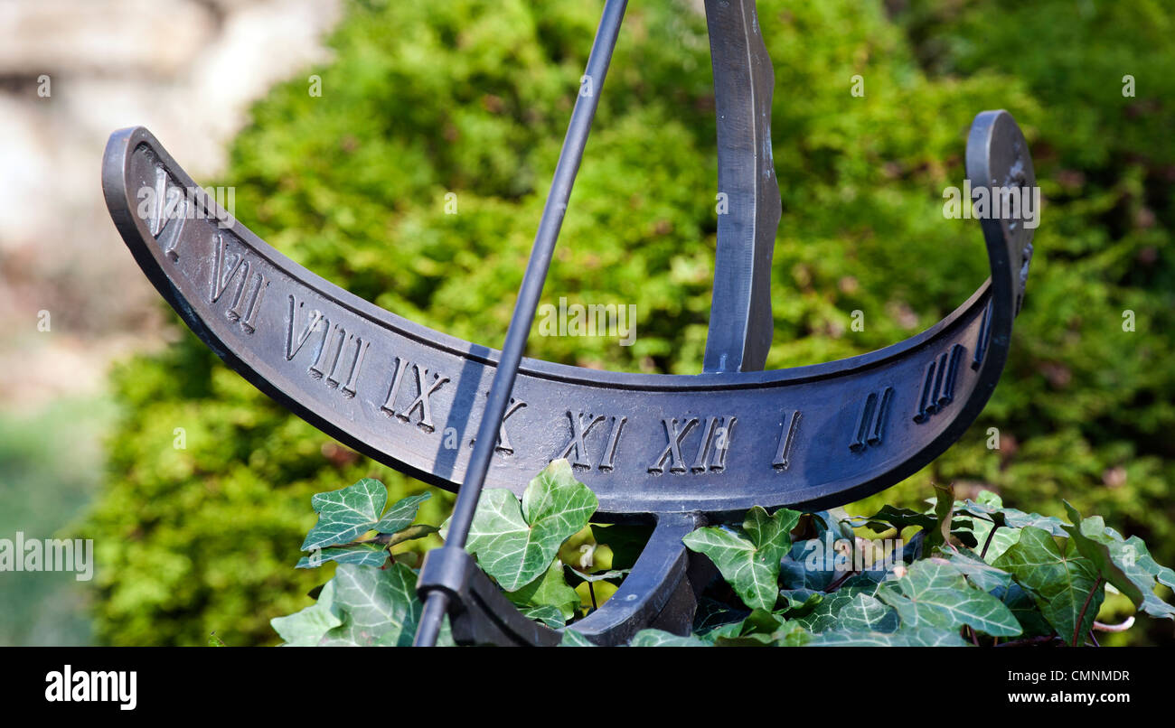 Sundial roman numerals hi-res stock photography and images - Alamy