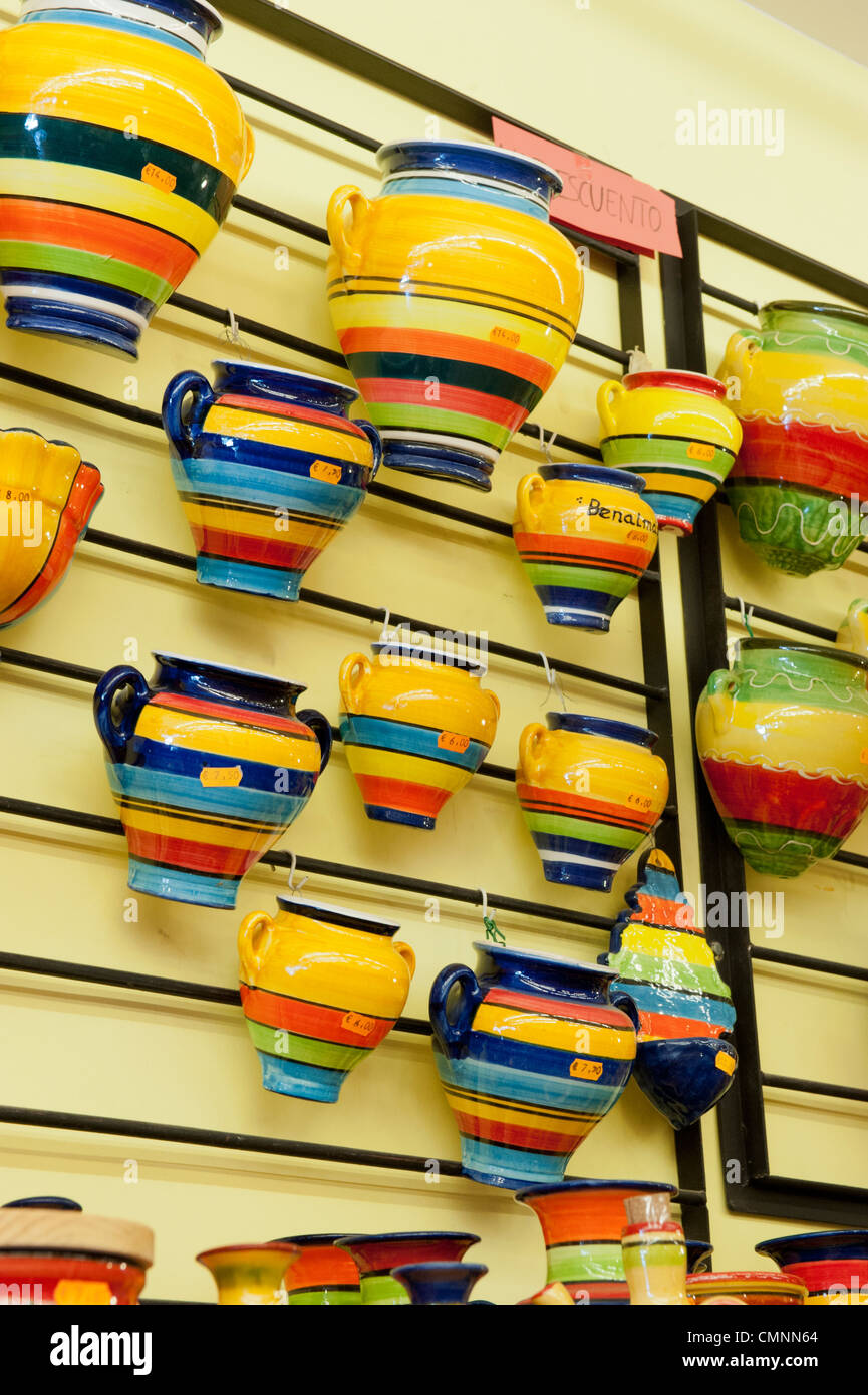 Painted ceramic pots spain hi-res stock photography and images - Alamy
