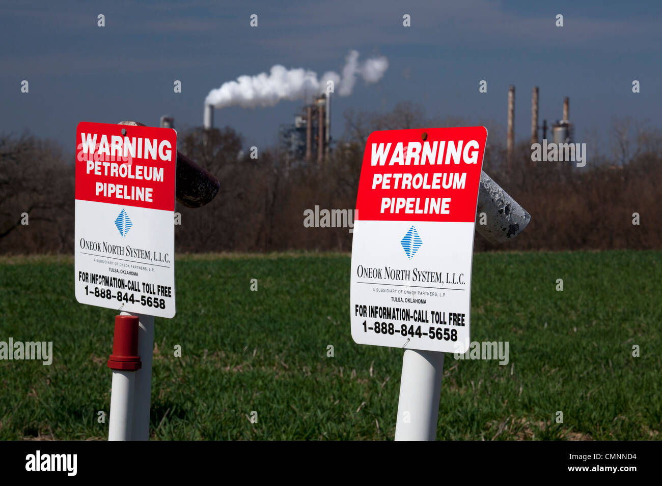Lockport, Illinois - Markers warn about a buried oil pipeline. A Citgo ...