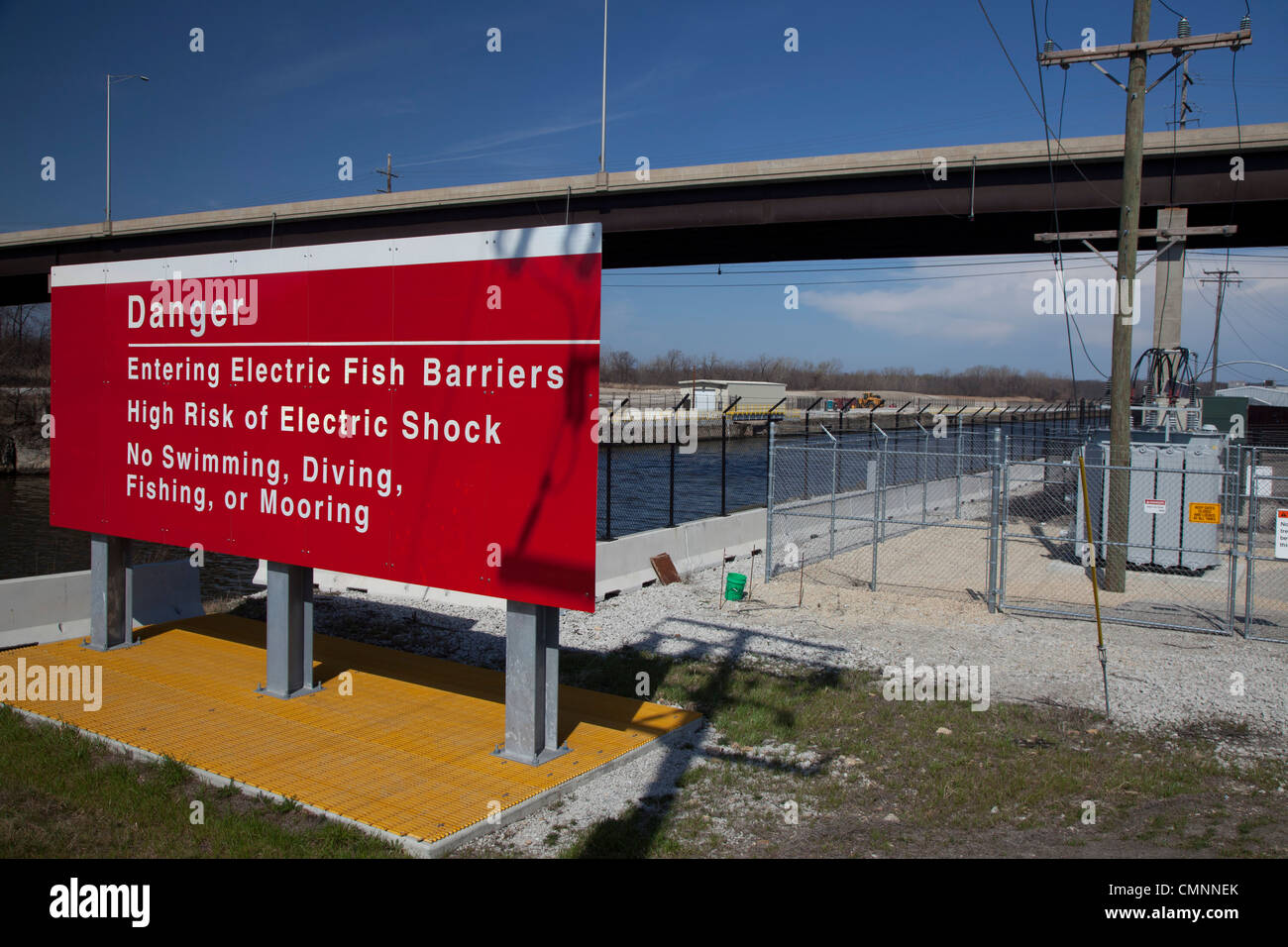 Electric fish barrier hi-res stock photography and images - Alamy