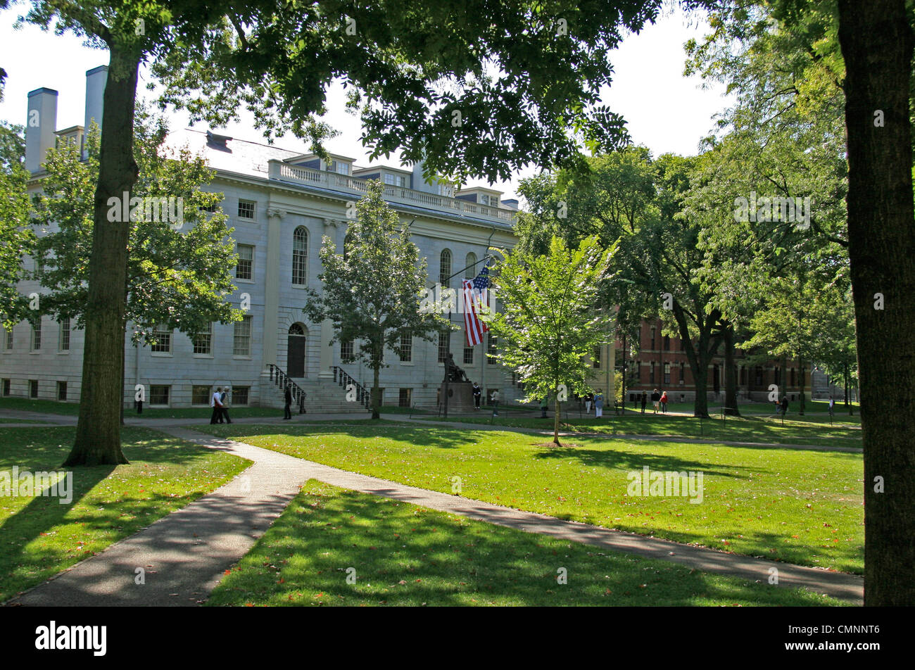 View towards University Hall, Harvard Yard, Harvard University campus ...