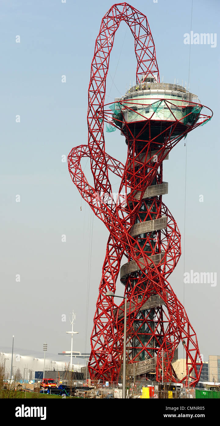 Construction arcelormittal orbit observation tower hi-res stock ...