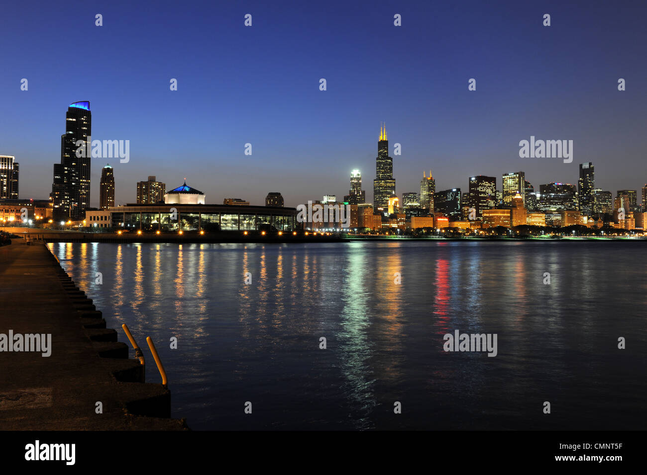 South view of downtown Chicago skyline at dusk Stock Photo - Alamy