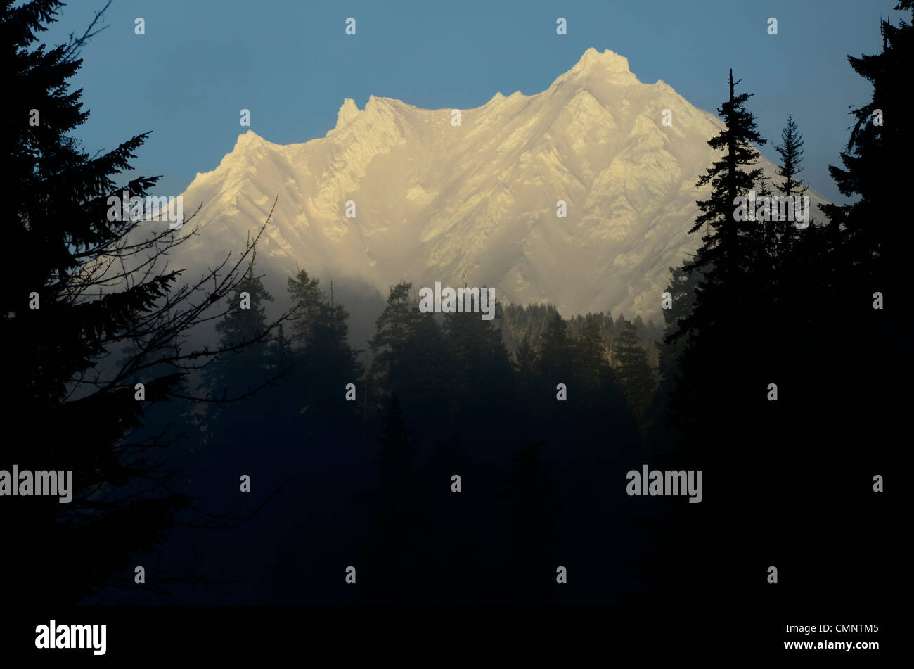 The cascade range hi-res stock photography and images - Alamy