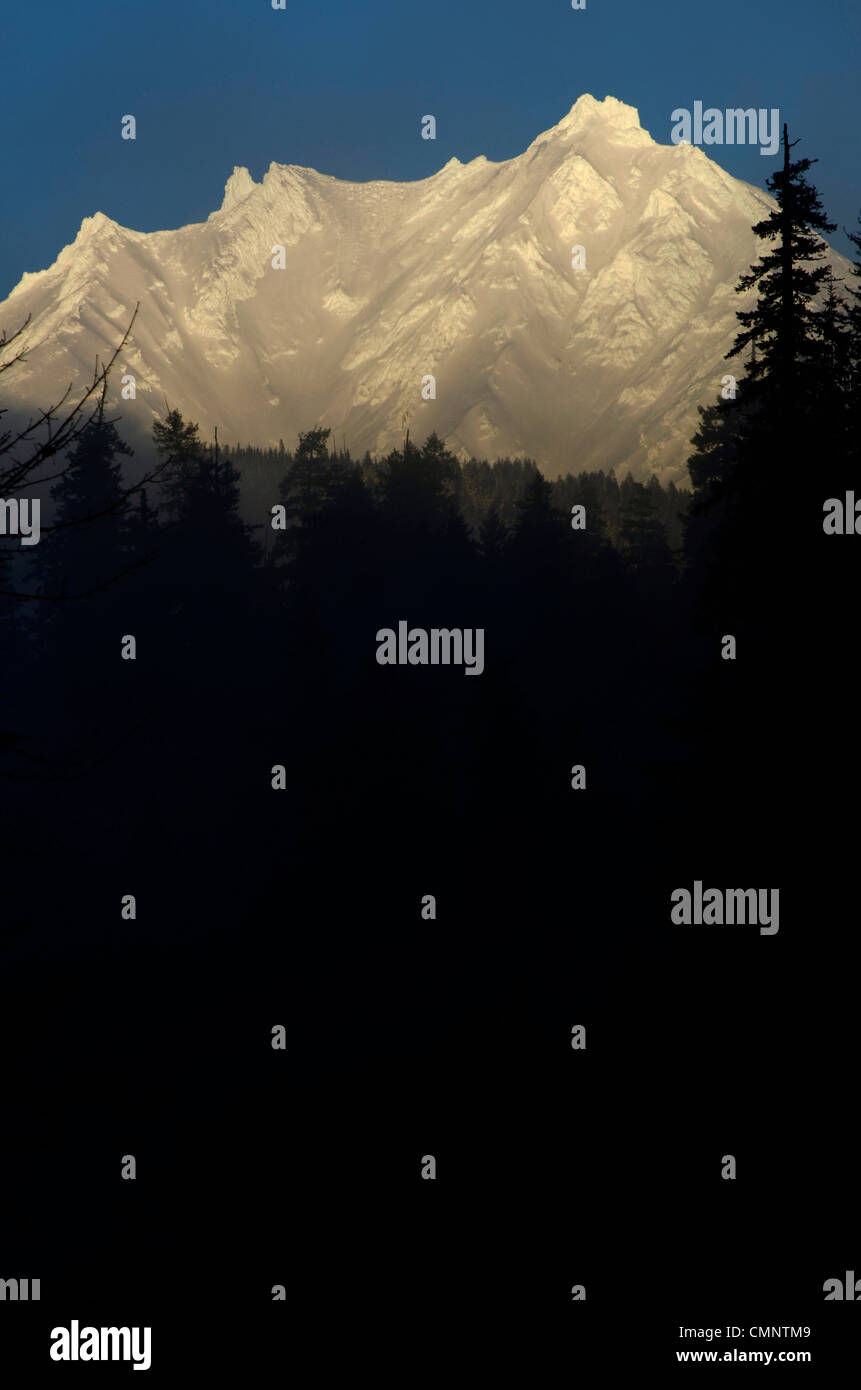Cascade range hi-res stock photography and images - Alamy