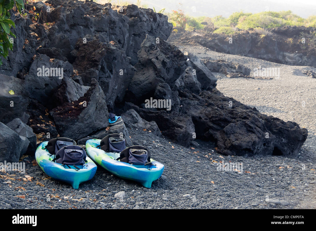 Two kayaks on beach hi-res stock photography and images - Alamy