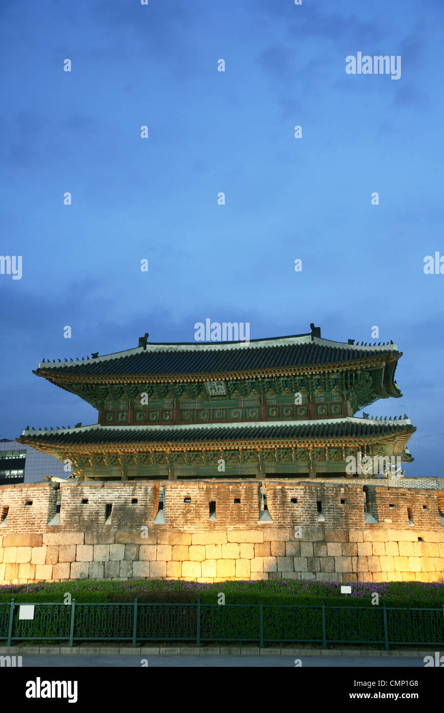 Dongdaemun Gate. Seoul, Capital of South Korea, has 8 gates of the ...