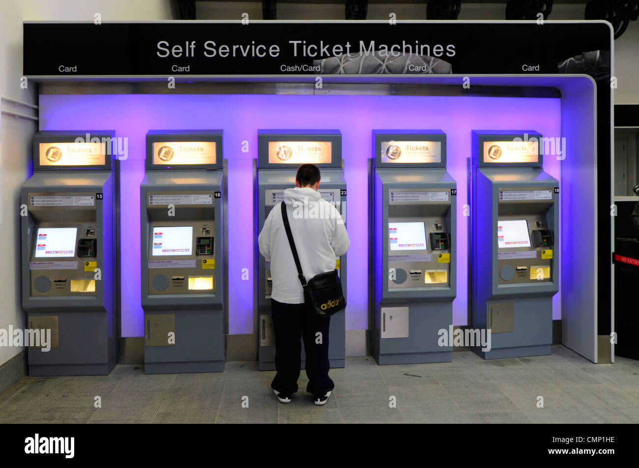 Train ticket machine hi-res stock photography and images - Alamy