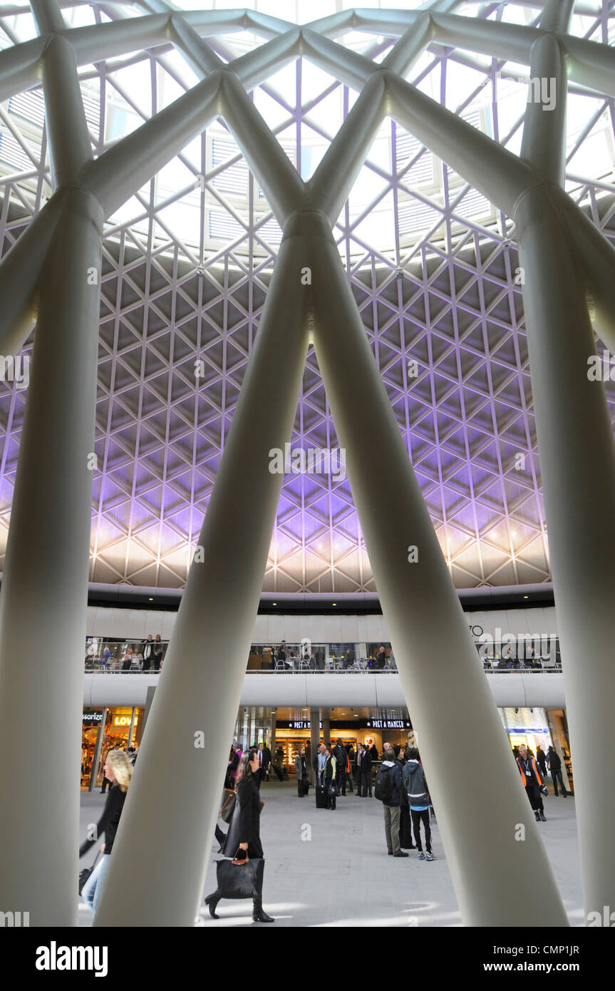 Kings Cross Railway Station departure concourse view towards ...