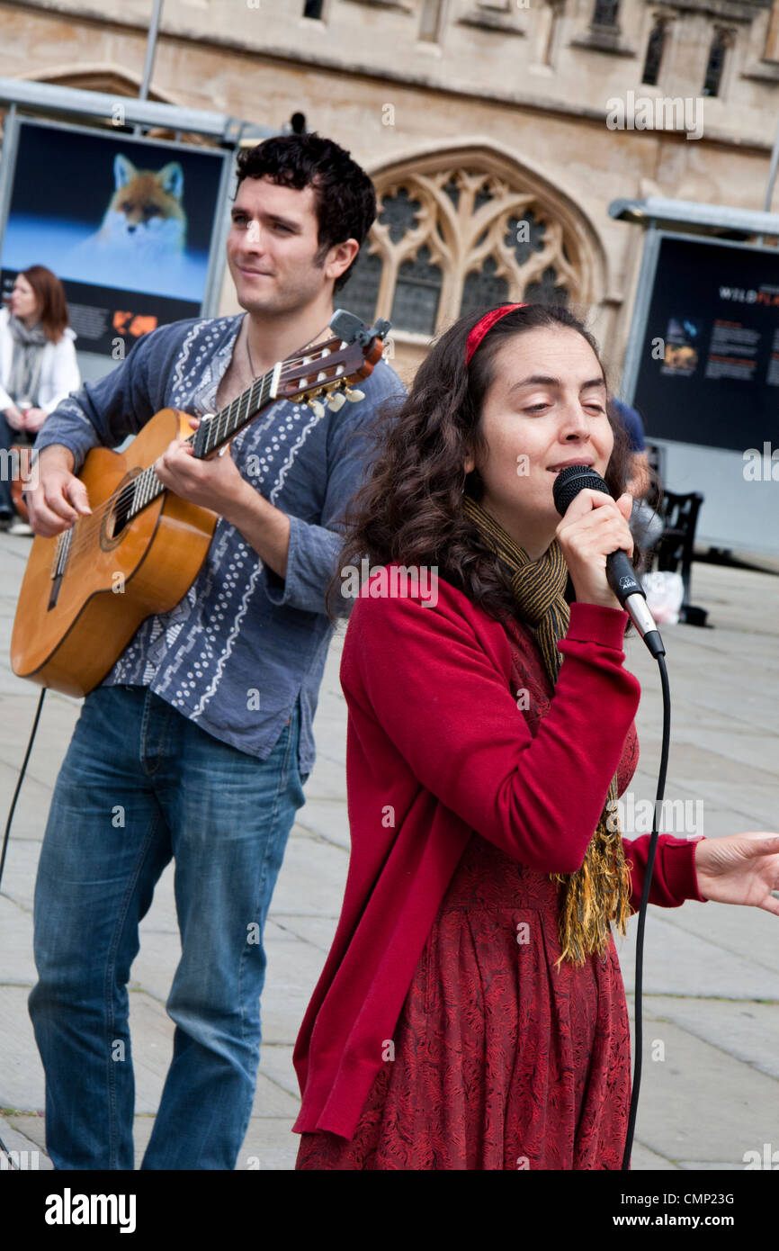 Street entertainment bath hi-res stock photography and images - Alamy