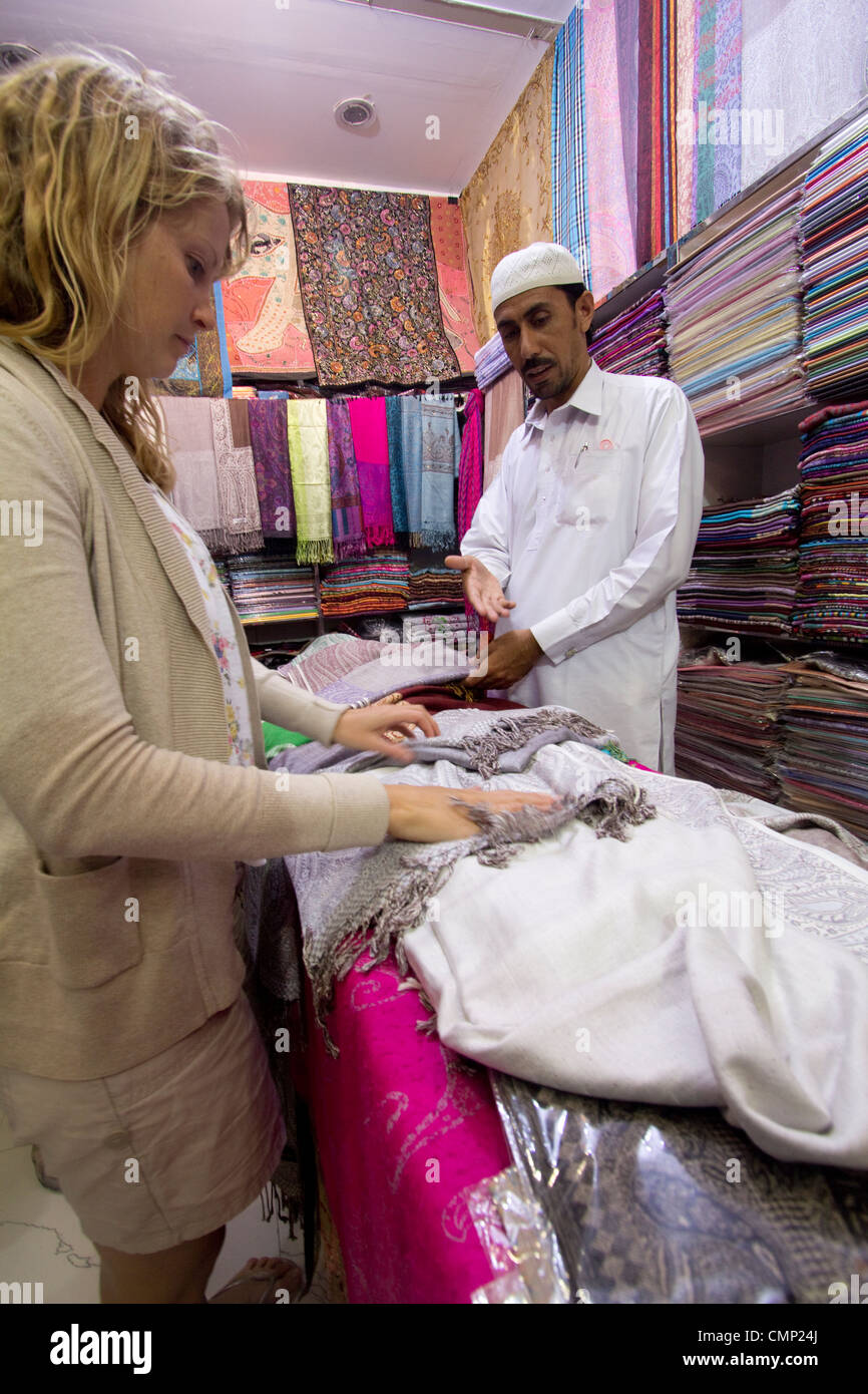 Textile market bur dubai hi-res stock photography and images - Alamy