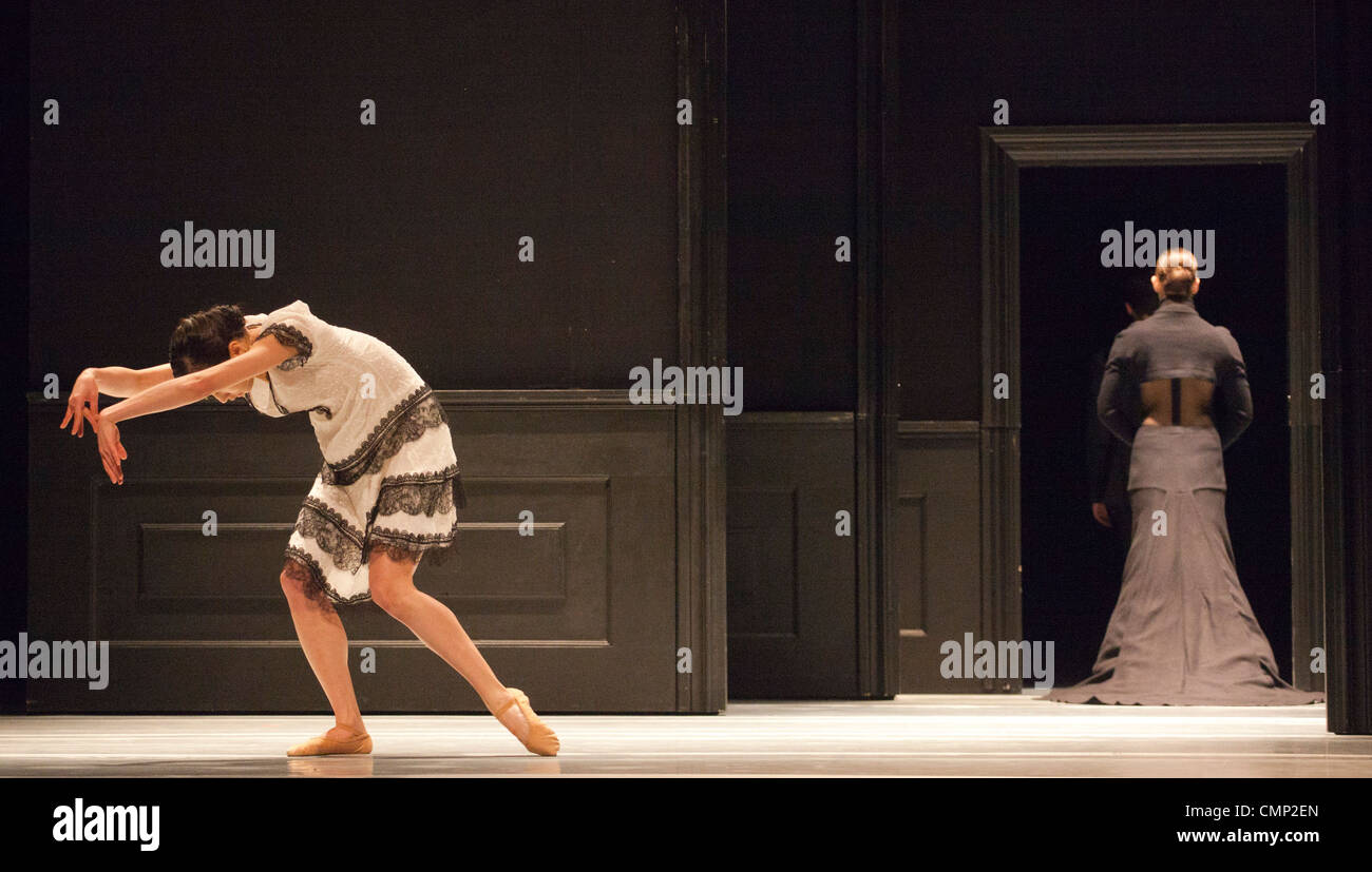 NDT2, the young branch of the Nederlands Dans Theater performs Passe ...