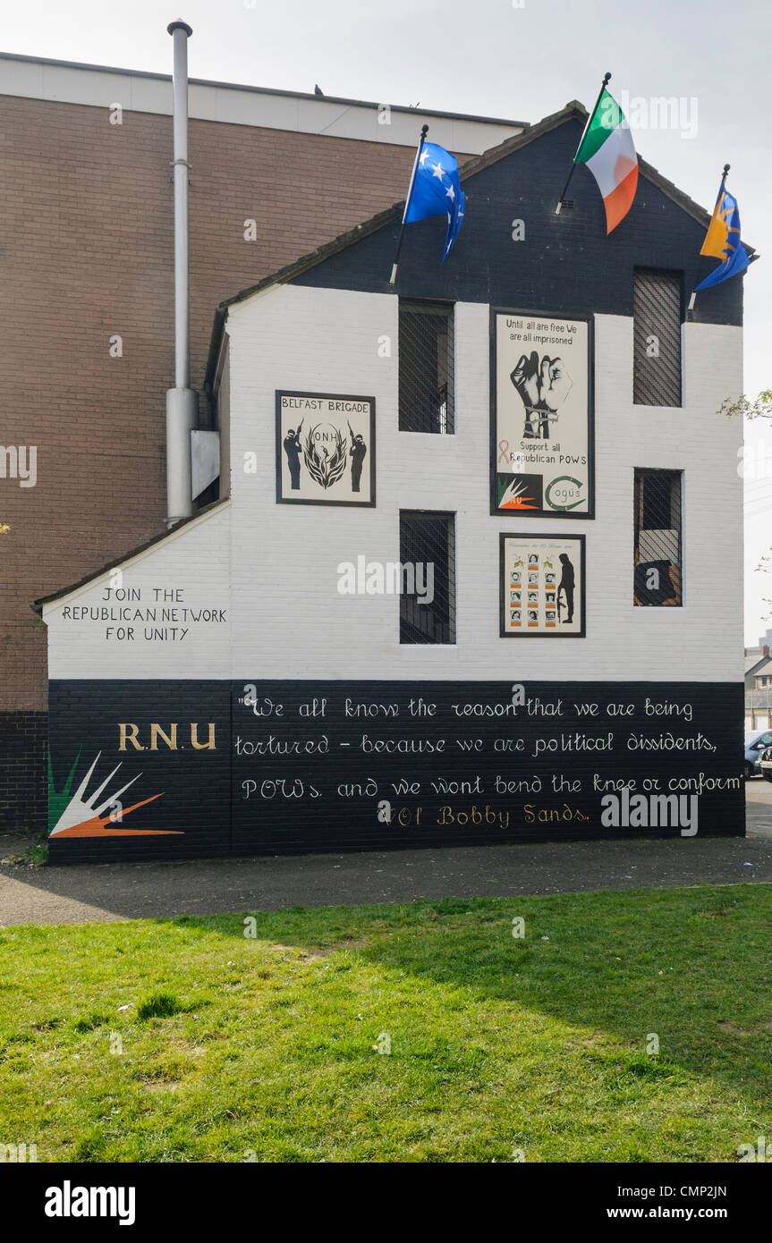 Irish republican wall murals hi-res stock photography and images - Alamy