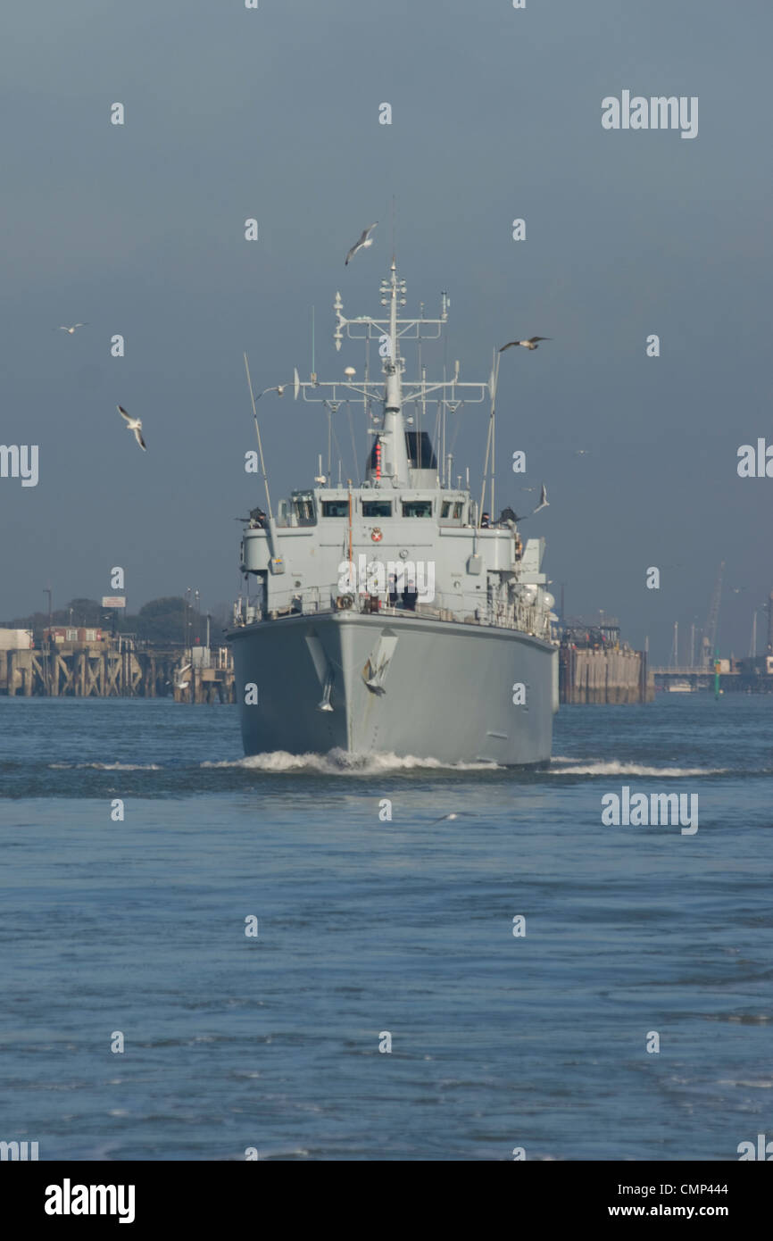 Royal Navy minesweeper M30 HMS Ledbury leaving Portsmouth Stock Photo ...