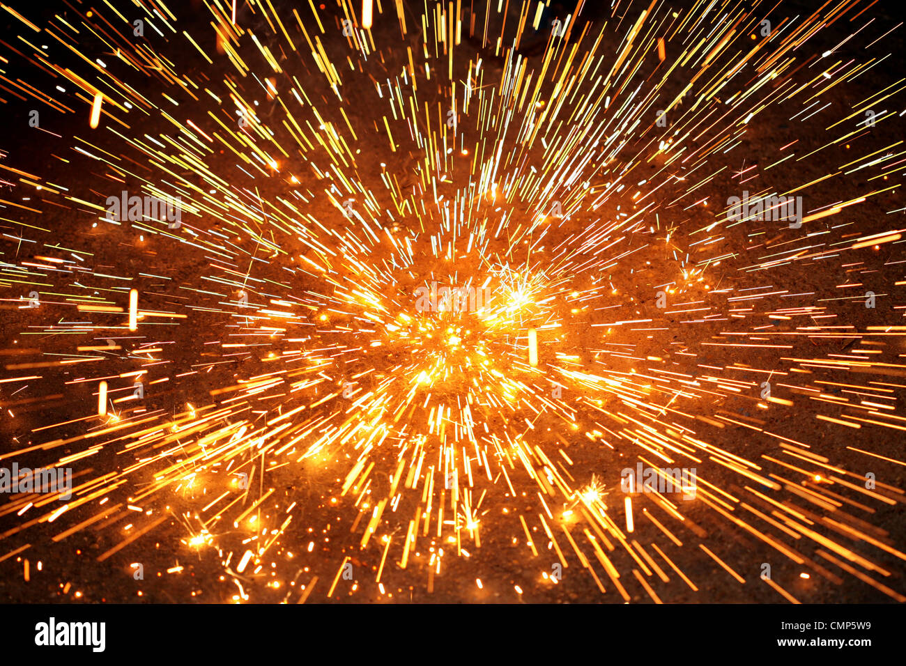 Explosion welding hi-res stock photography and images - Alamy