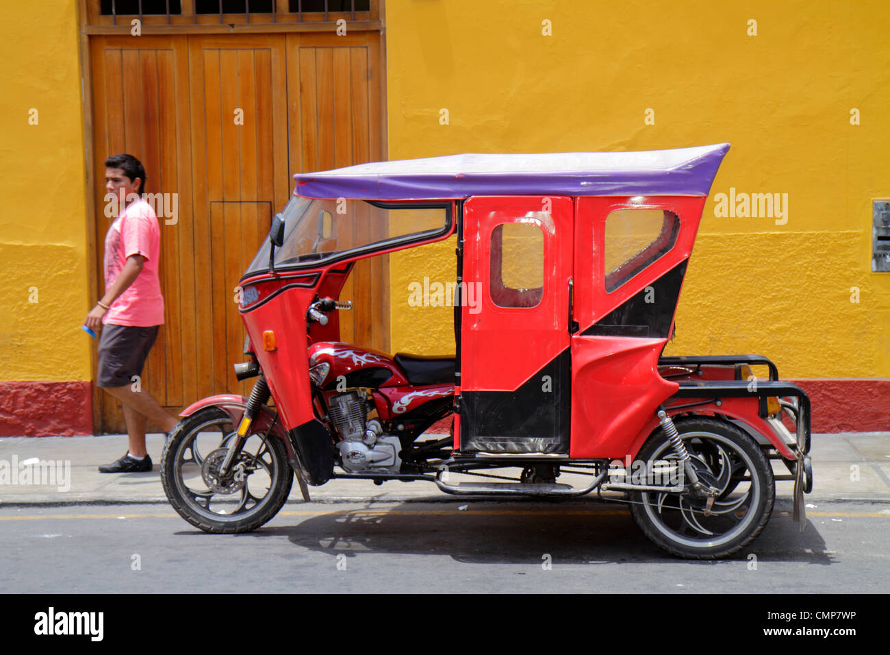 South america peru tricycle taxi hi-res stock photography and images ...