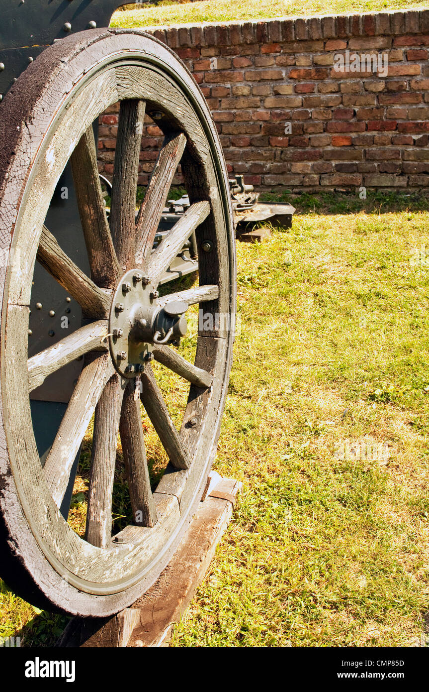 Old cannon wheel hi-res stock photography and images - Alamy