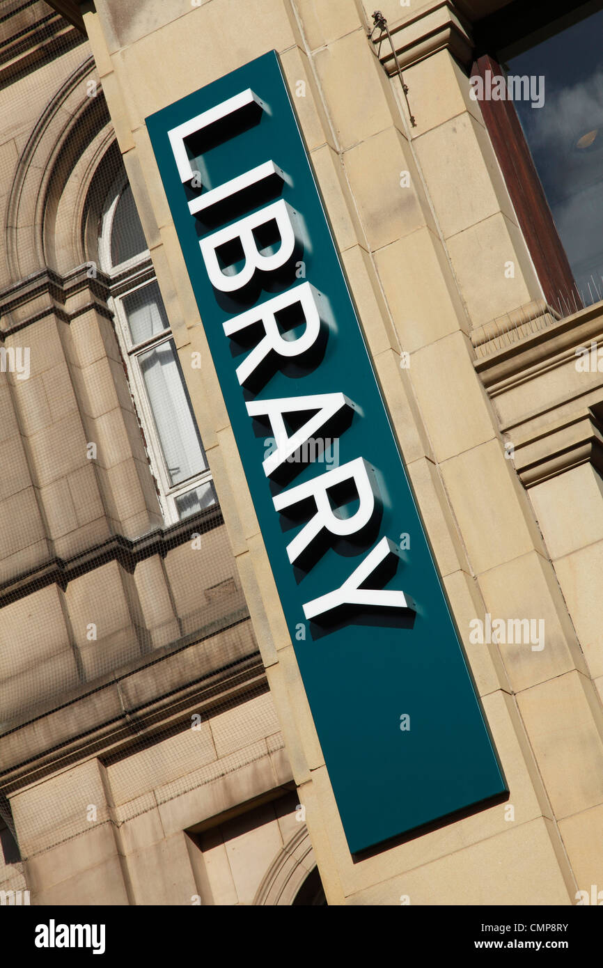 Public library sign hi-res stock photography and images - Alamy