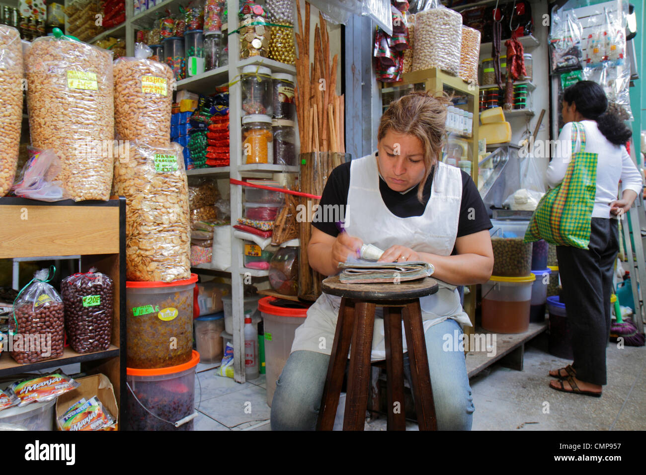 Mercado de surquillo de lima hi-res stock photography and images - Alamy