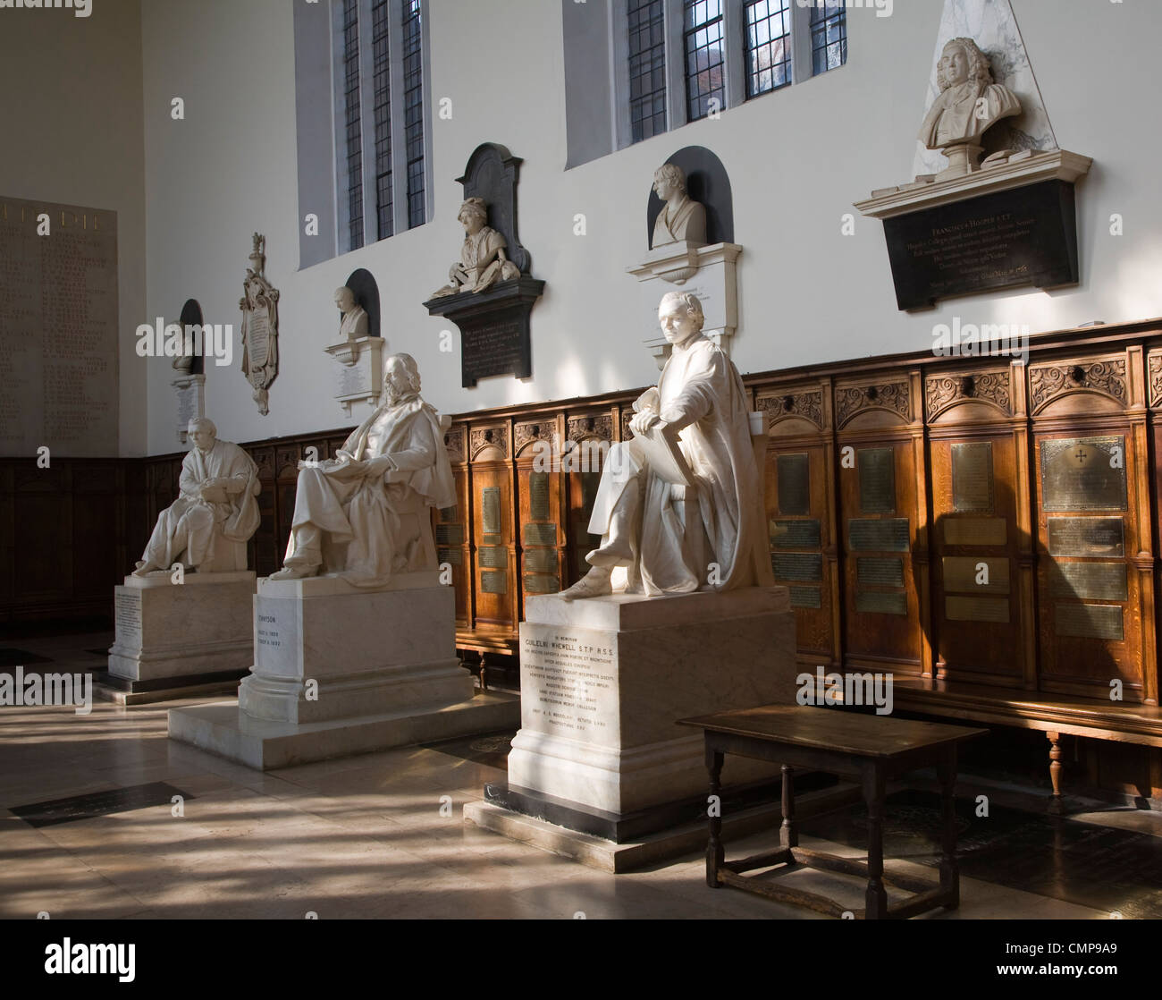 Statues Trinity College chapel, University of Cambridge, England Stock ...