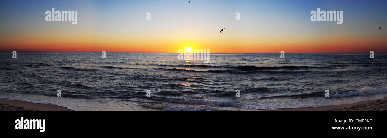 Sun rising hi-res stock photography and images - Alamy