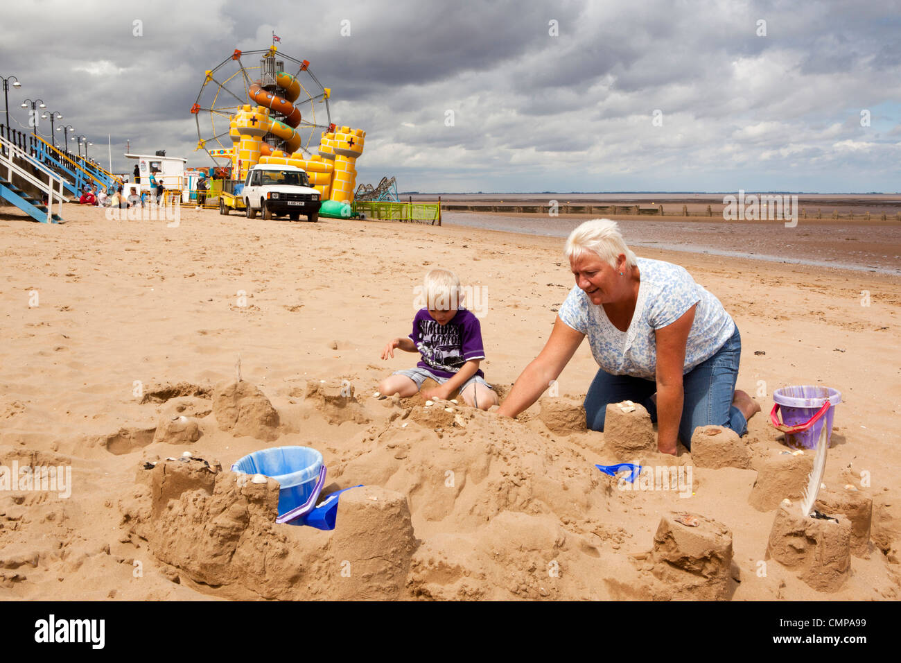 Cleethorpes fun fair hi-res stock photography and images - Alamy