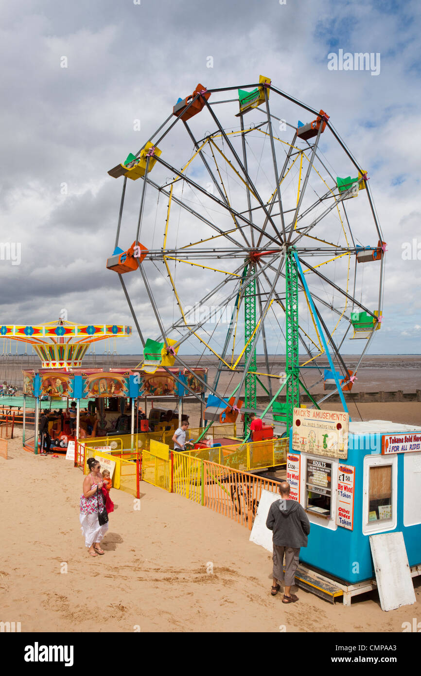 UK, England, Lincolnshire, Cleethorpes, summer funfair on beach in ...