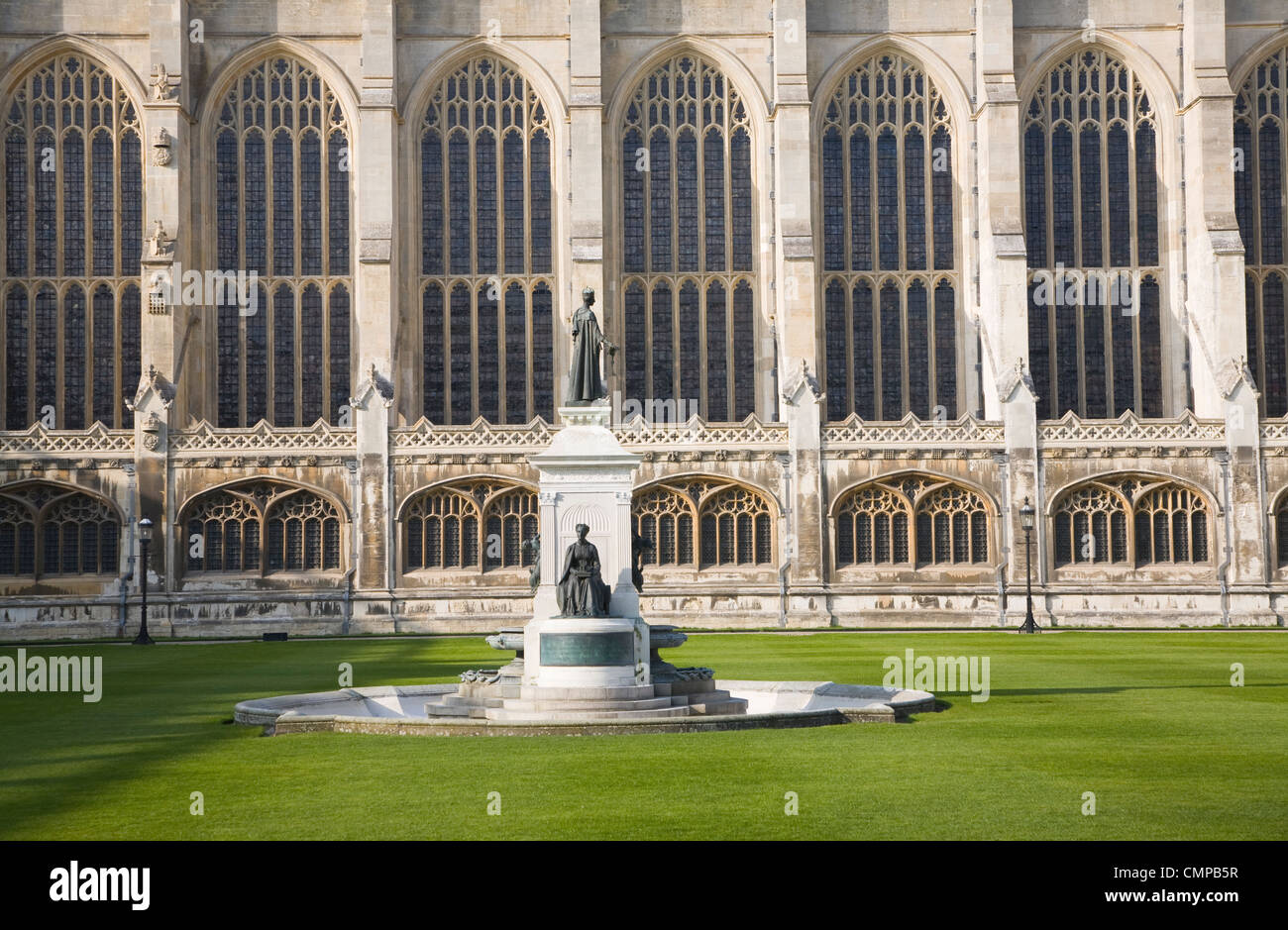 Front lawn fountain and chapel hi-res stock photography and images - Alamy