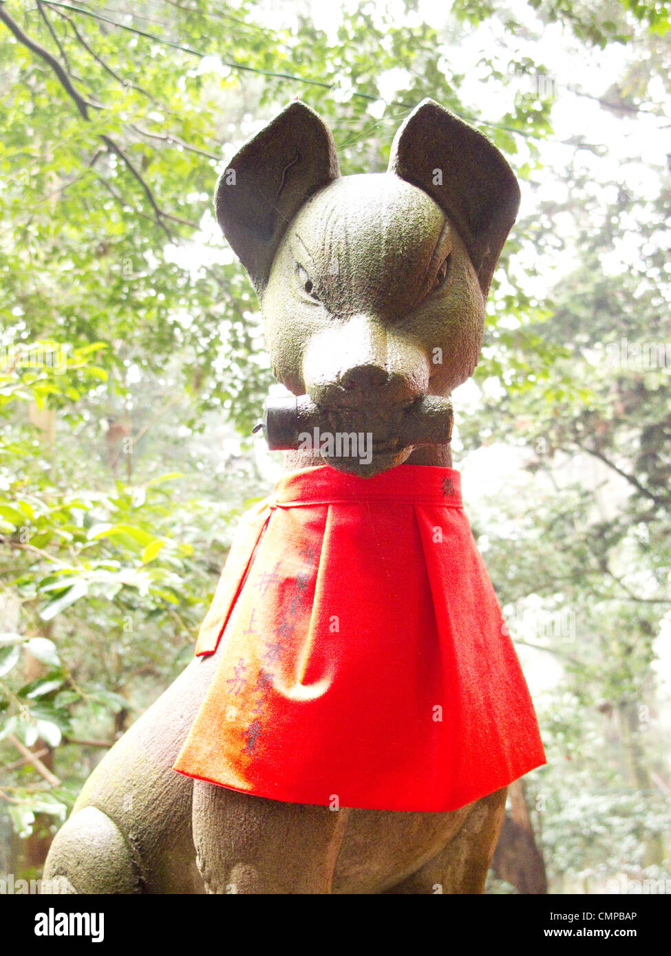 Stone sculpture fox Stock Photo - Alamy