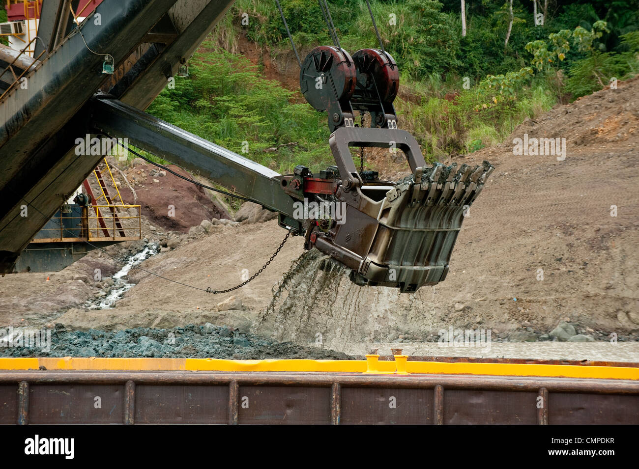 Dredging crane hi-res stock photography and images - Alamy
