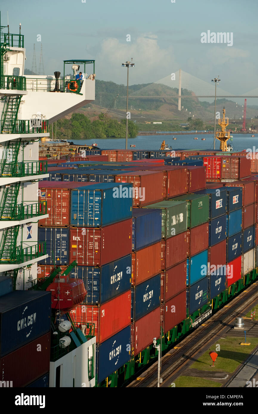 Cargo containers panama canal hi-res stock photography and images - Alamy