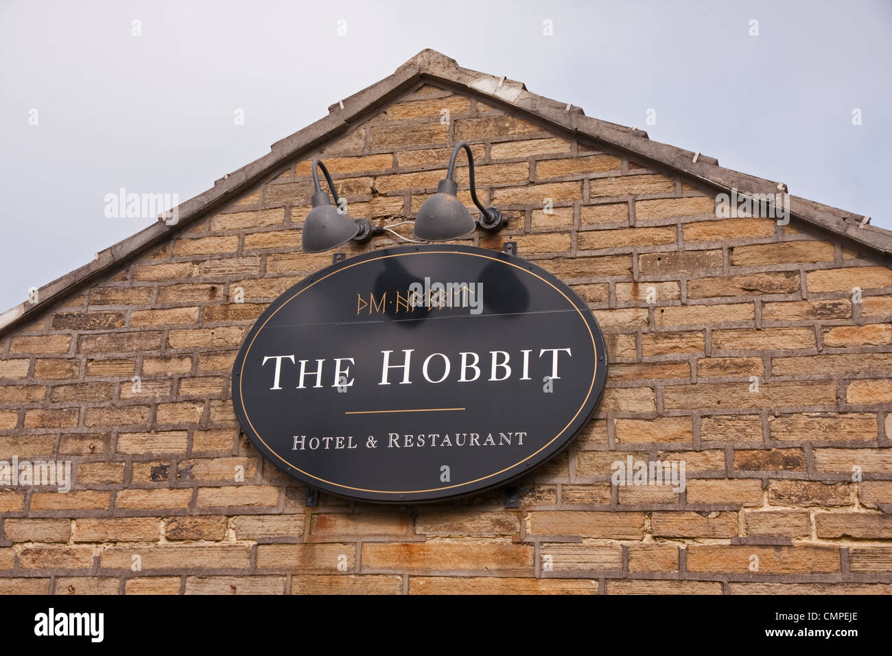 Hotel and restaurant sign hi-res stock photography and images - Alamy