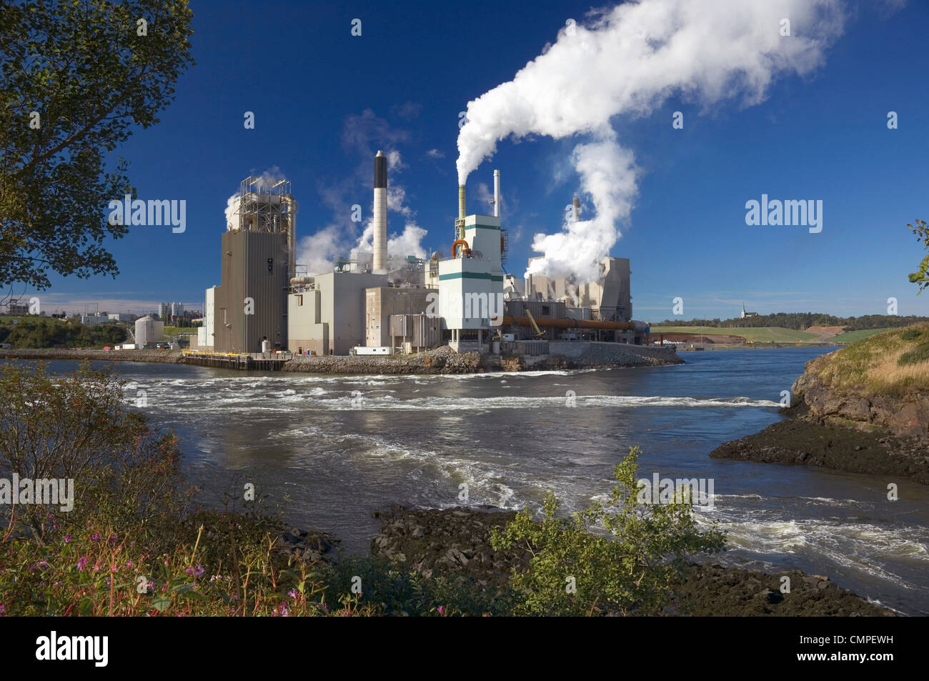 Irving Pulp Mill on Saint John River, Fallsview Park, Saint John, New ...