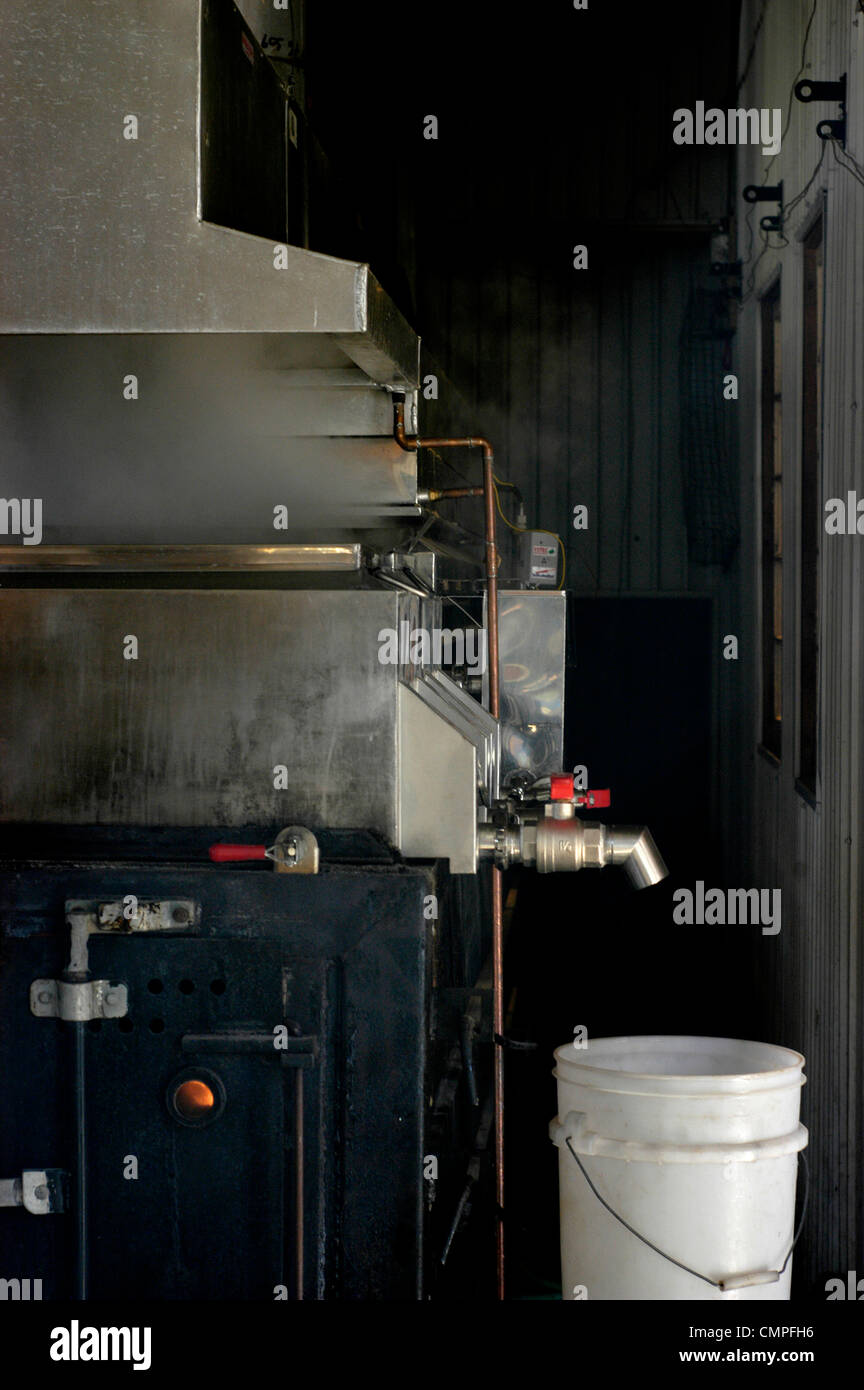 Large Scale Boiler Sugaring-off Sap to make Maple Syrup, Trillium Ridge ...