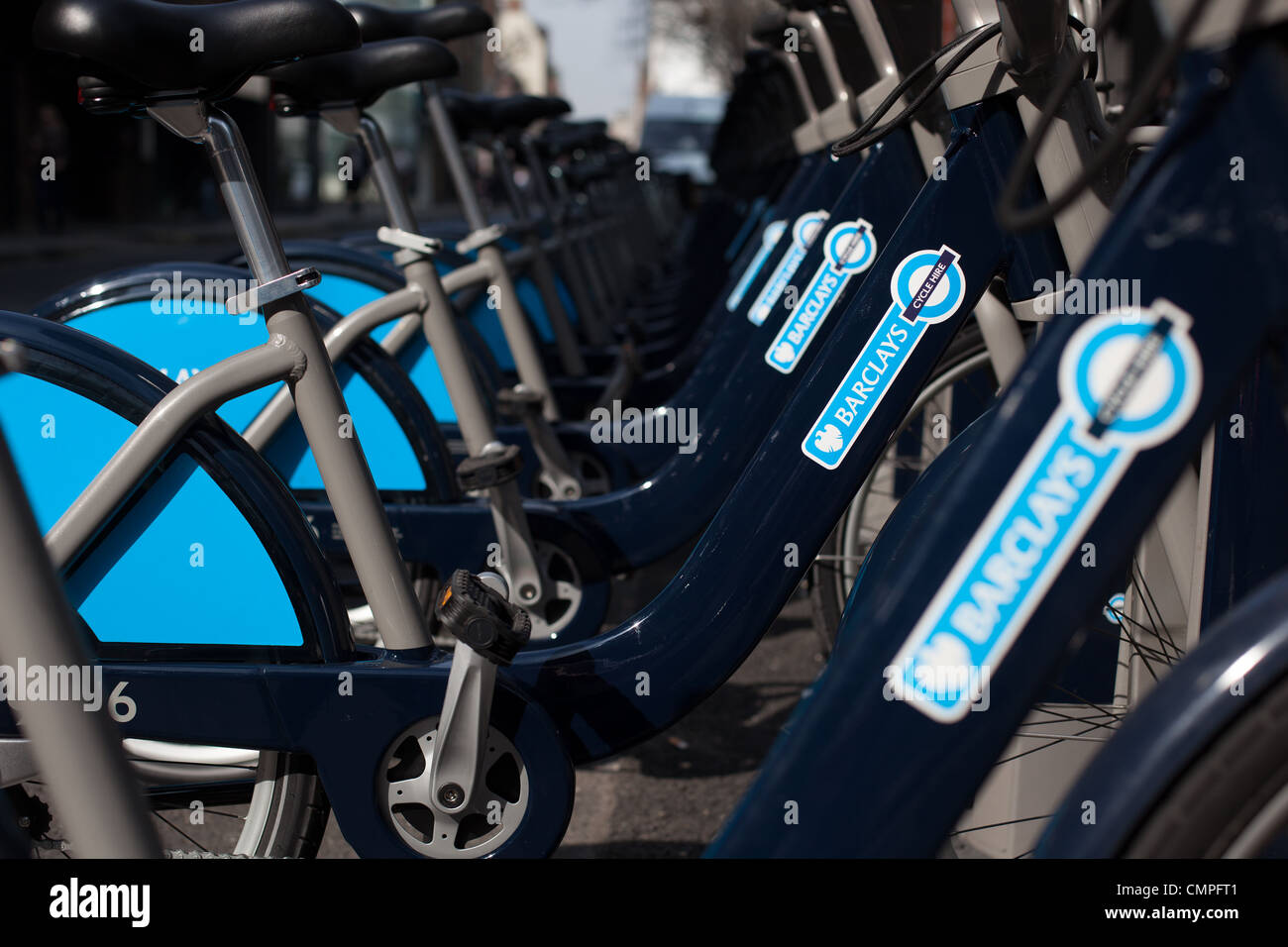 Boris johnson on bicycle hi-res stock photography and images - Alamy