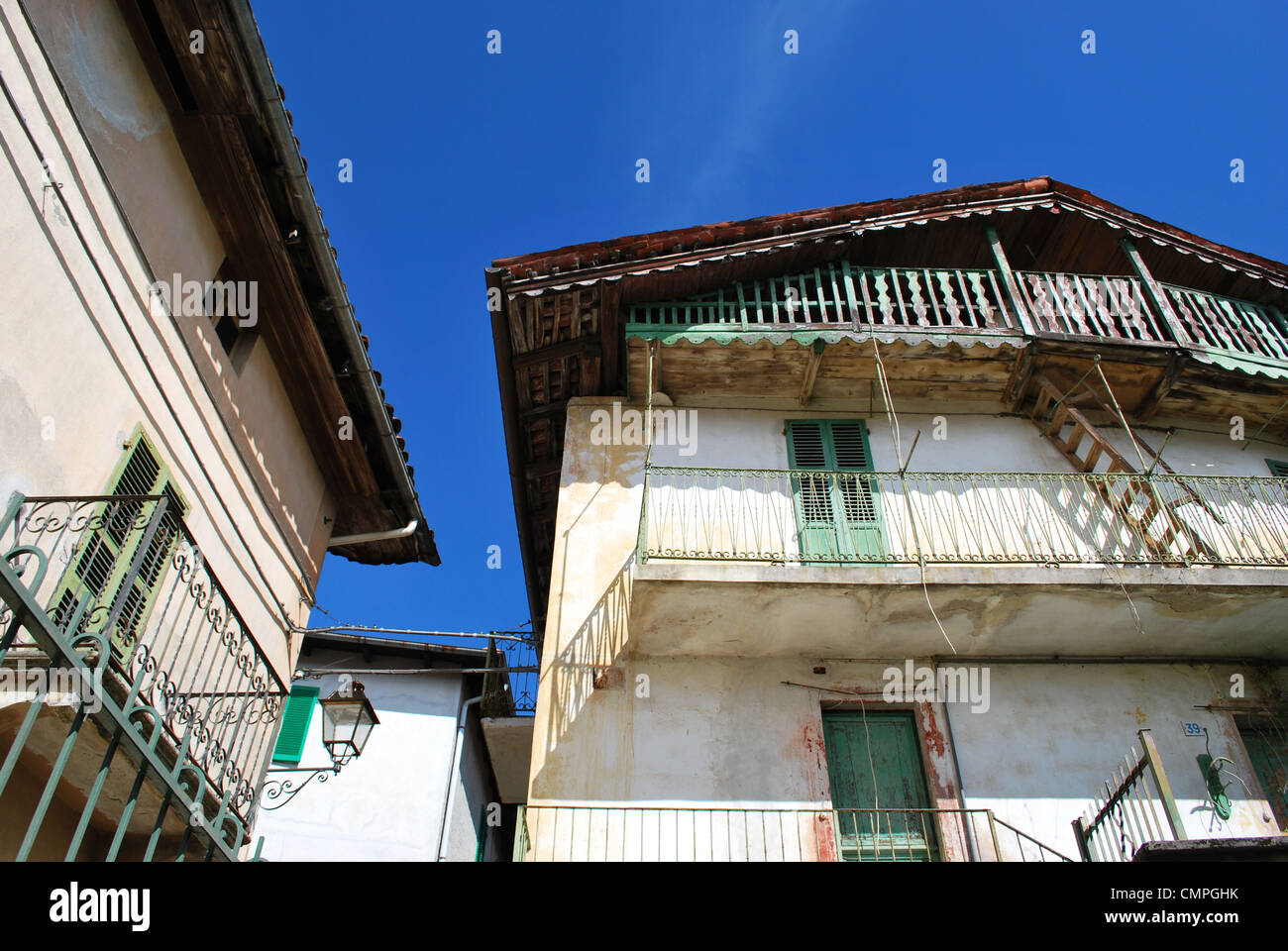 Traditional house italy hi-res stock photography and images - Alamy